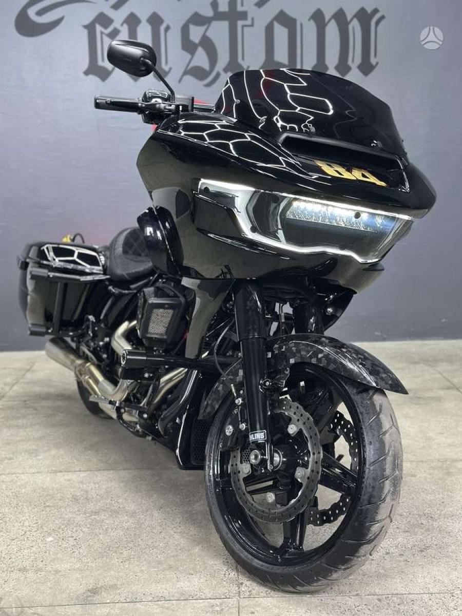Harley-Davidson Road Glide 2024 Kauņa, ar dzinēja tilpumu 1.92 L un nobraukumu 3 tūkst. km par 32549 €, foto 3 vietnē AUTOMOTO.COM.LV