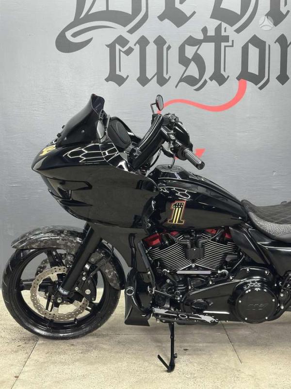 Harley-Davidson Road Glide 2024 Kauņa, ar dzinēja tilpumu 1.92 L un nobraukumu 3 tūkst. km par 32549 €, foto 5 vietnē AUTOMOTO.COM.LV