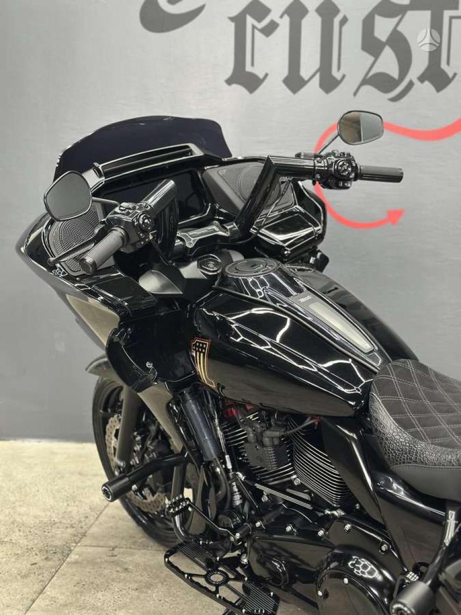 Harley-Davidson Road Glide 2024 Kauņa, ar dzinēja tilpumu 1.92 L un nobraukumu 3 tūkst. km par 32549 €, foto 7 vietnē AUTOMOTO.COM.LV
