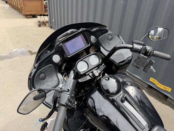 Harley-Davidson Road Glide 2024 in Kaunas, with an engine capacity of 1.87 L and mileage of 2 thousand km for 13700 €, photo 5 on AUTOMOTO.COM.LV