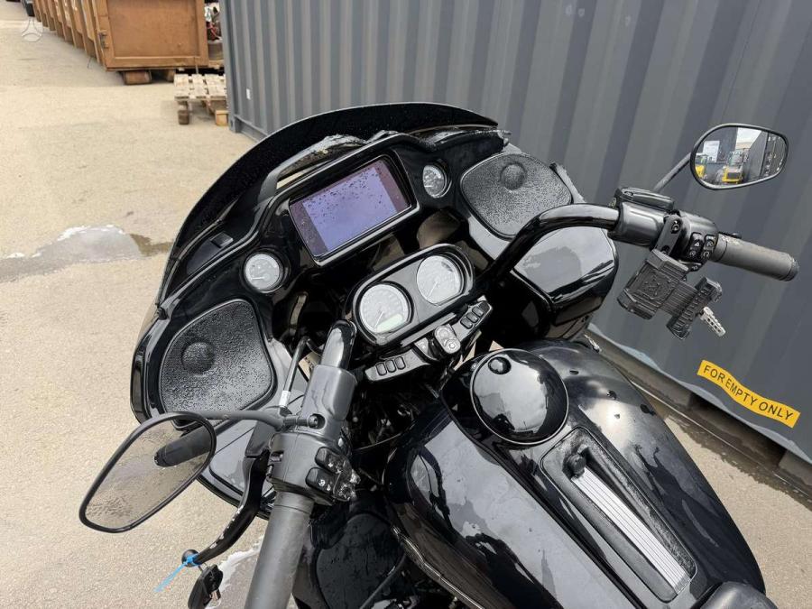 Harley-Davidson Road Glide 2024 in Kaunas, with an engine capacity of 1.87 L and mileage of 2 thousand km for 13700 €, photo 6 on AUTOMOTO.COM.LV