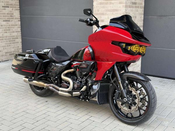 Харли-Девидсон Road Glide 2024 в Шяуляй, объемом двигателя 2.00 л и пробегом 21 тыс. км за 37000 €, фото 2 на AUTOMOTO.COM.LV