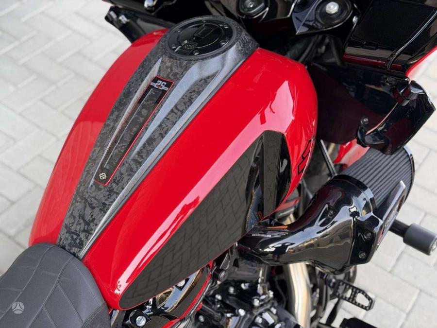 Харли-Девидсон Road Glide 2024 в Шяуляй, объемом двигателя 2.00 л и пробегом 21 тыс. км за 37000 €, фото 15 на AUTOMOTO.COM.LV
