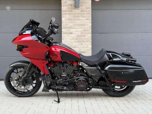 Харли-Девидсон Road Glide 2024 в Шяуляй, объемом двигателя 2.00 л и пробегом 21 тыс. км за 37000 €, фото 18 на AUTOMOTO.COM.LV