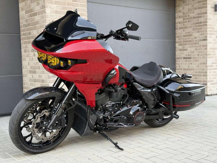 Харли-Девидсон Road Glide 2024 в Шяуляй, объемом двигателя 2.00 л и пробегом 21 тыс. км за 37000 €, фото 19 на AUTOMOTO.COM.LV
