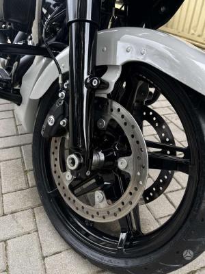 Harley-Davidson Road Glide 2025 Šauļi, ar dzinēja tilpumu 1.92 L un nobraukumu 12 tūkst. km par 22500 €, foto 6 vietnē AUTOMOTO.COM.LV
