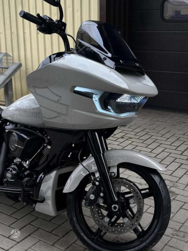 Harley-Davidson Road Glide 2025 in Siauliai, with an engine capacity of 1.92 L and mileage of 12 thousand km for 22500 €, photo 8 on AUTOMOTO.COM.LV