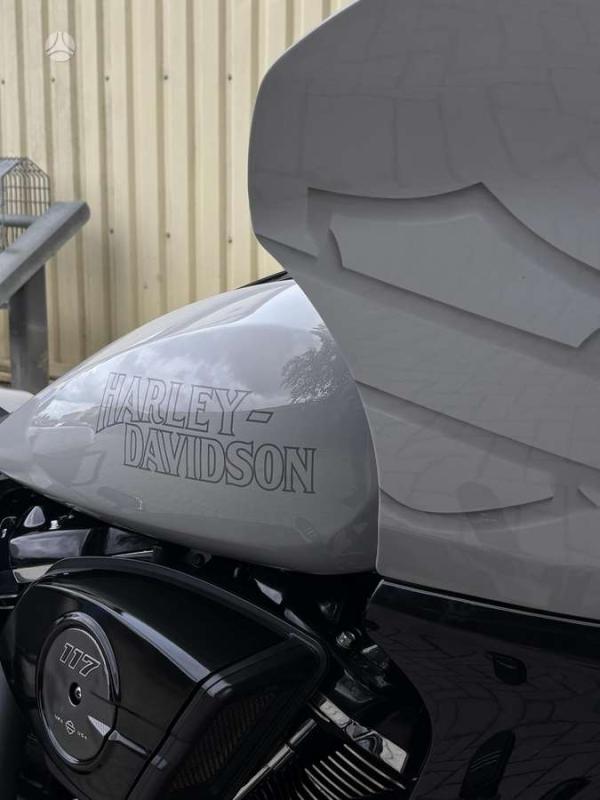 Harley-Davidson Road Glide 2025 in Siauliai, with an engine capacity of 1.92 L and mileage of 12 thousand km for 22500 €, photo 9 on AUTOMOTO.COM.LV