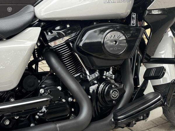 Harley-Davidson Road Glide 2025 in Siauliai, with an engine capacity of 1.92 L and mileage of 12 thousand km for 22500 €, photo 10 on AUTOMOTO.COM.LV