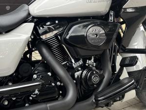 Harley-Davidson Road Glide 2025 Šauļi, ar dzinēja tilpumu 1.92 L un nobraukumu 12 tūkst. km par 22500 €, foto 10 vietnē AUTOMOTO.COM.LV