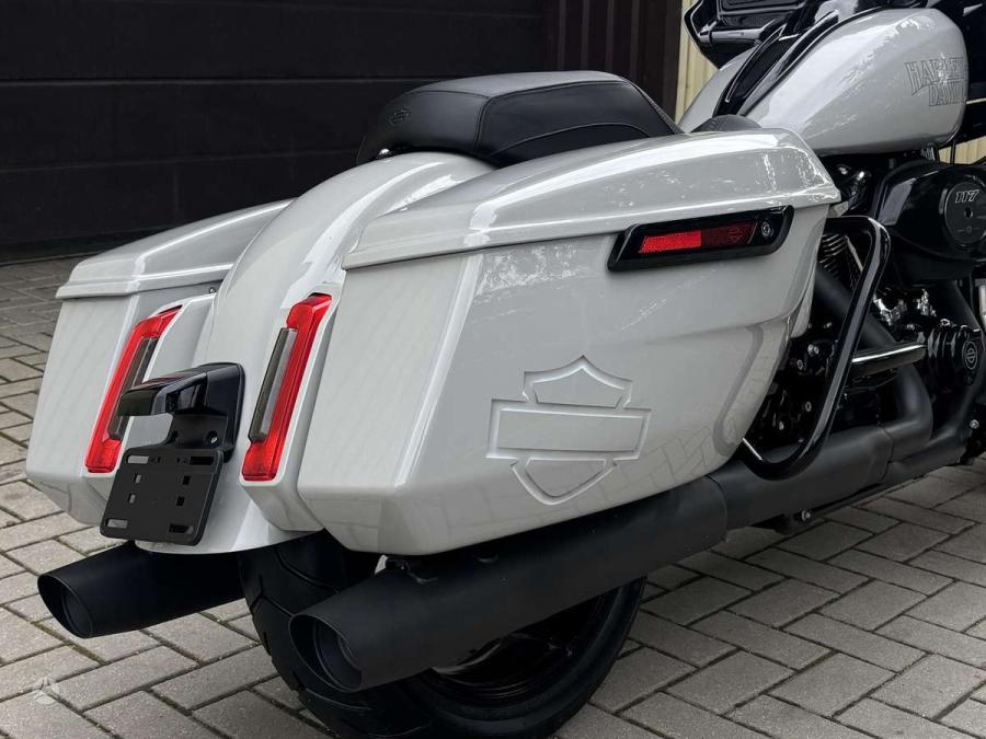 Harley-Davidson Road Glide 2025 Šauļi, ar dzinēja tilpumu 1.92 L un nobraukumu 12 tūkst. km par 22500 €, foto 12 vietnē AUTOMOTO.COM.LV