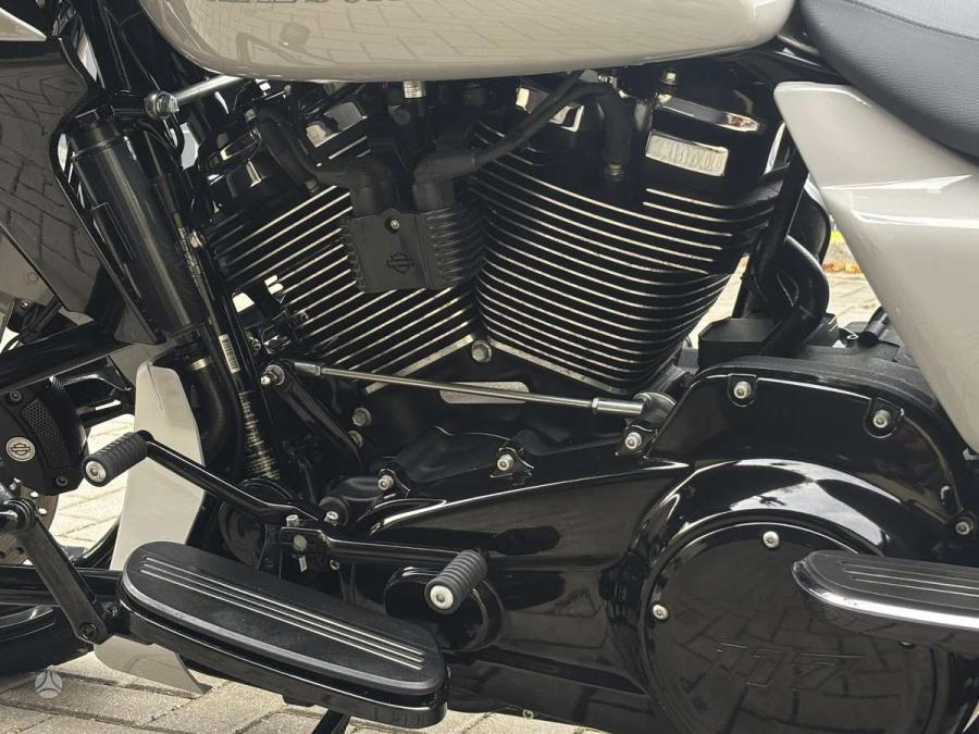 Harley-Davidson Road Glide 2025 Šauļi, ar dzinēja tilpumu 1.92 L un nobraukumu 12 tūkst. km par 22500 €, foto 16 vietnē AUTOMOTO.COM.LV
