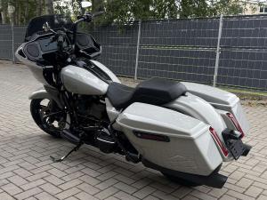 Harley-Davidson Road Glide 2025 Šauļi, ar dzinēja tilpumu 1.92 L un nobraukumu 12 tūkst. km par 22500 €, foto 20 vietnē AUTOMOTO.COM.LV