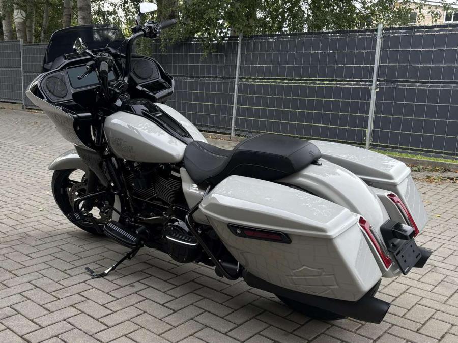 Harley-Davidson Road Glide 2025 Šauļi, ar dzinēja tilpumu 1.92 L un nobraukumu 12 tūkst. km par 22500 €, foto 20 vietnē AUTOMOTO.COM.LV