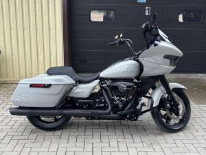 Harley-Davidson Road Glide 2025 Šauļi, ar dzinēja tilpumu 1.92 L un nobraukumu 12 tūkst. km par 22500 €, foto 22 vietnē AUTOMOTO.COM.LV