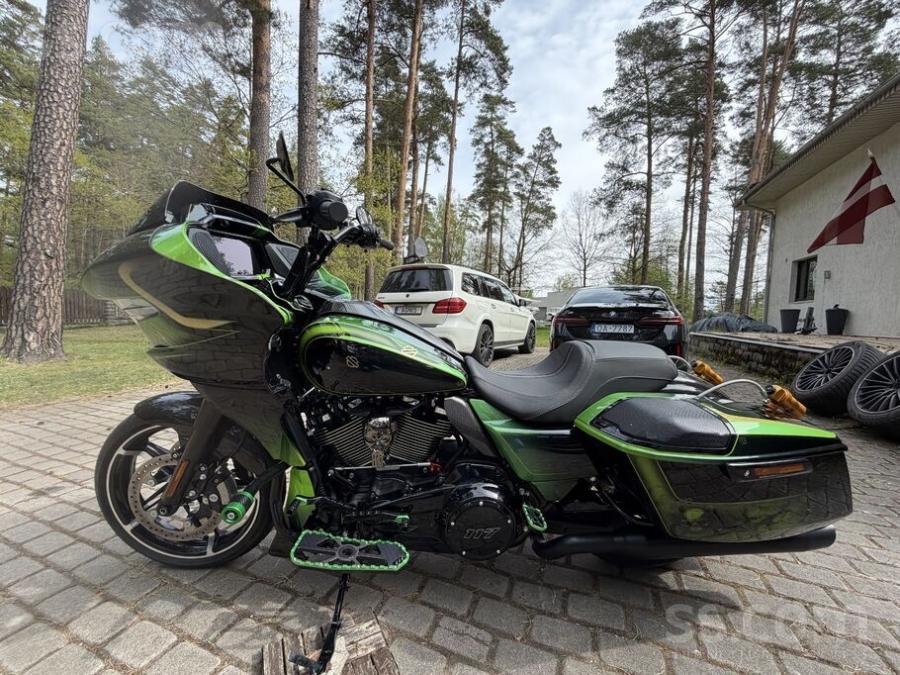 Harley-Davidson Road Glide 2026 in Riga, with an engine capacity of 1.90 L and mileage of 0 thousand km for 43000 €, photo 3 on AUTOMOTO.COM.LV