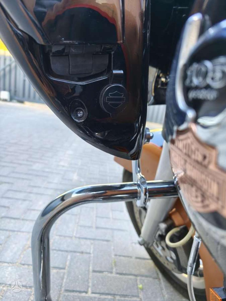 Oranžs Harley-Davidson Road Glide 2008 Viļņa, ar dzinēja tilpumu 1.57 L un nobraukumu 108 tūkst. km par 7100 €, foto 21 vietnē AUTOMOTO.COM.LV