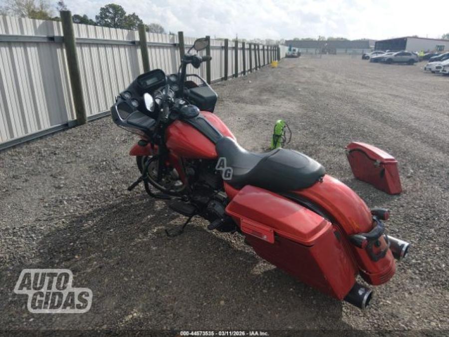 Red Harley-Davidson Road Glide 0 in Klaipeda, with an engine capacity of 0.00 L and mileage of 0 thousand km for 5000 €, photo 4 on AUTOMOTO.COM.LV