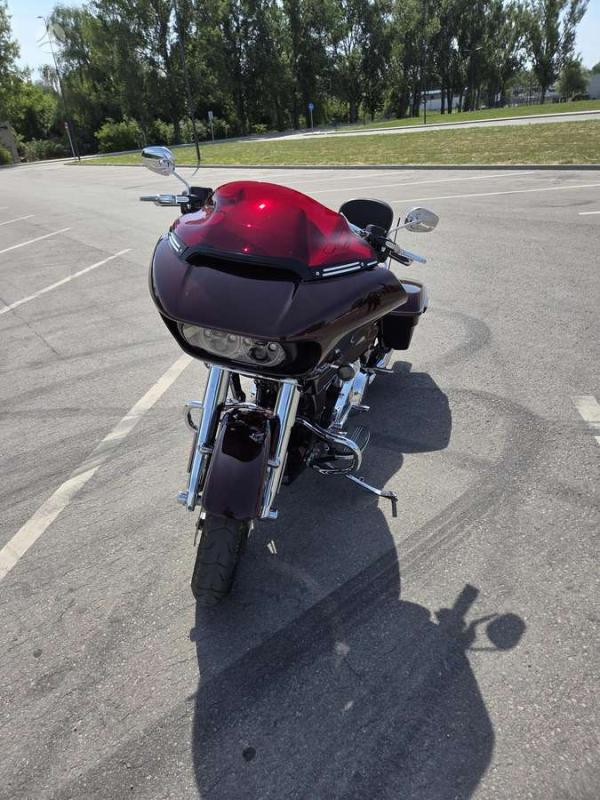 Красный Харли-Девидсон Road Glide 2018 в Шяуляй, объемом двигателя 1.75 л и пробегом 5 тыс. км за 15300 €, фото 4 на AUTOMOTO.COM.LV