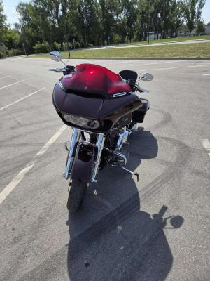 Красный Харли-Девидсон Road Glide 2018 в Шяуляй, объемом двигателя 1.75 л и пробегом 5 тыс. км за 15300 €, фото 5 на AUTOMOTO.COM.LV