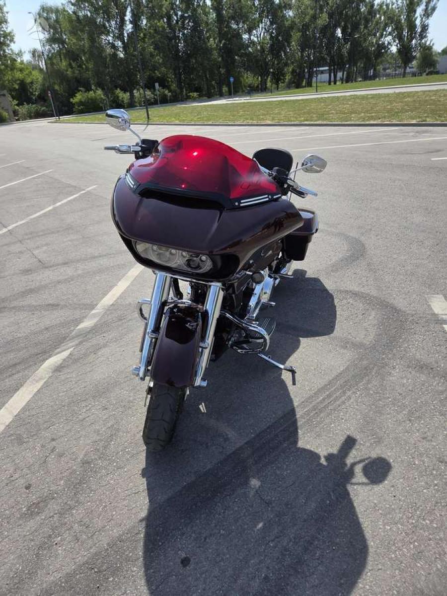 Красный Харли-Девидсон Road Glide 2018 в Шяуляй, объемом двигателя 1.75 л и пробегом 5 тыс. км за 15300 €, фото 5 на AUTOMOTO.COM.LV