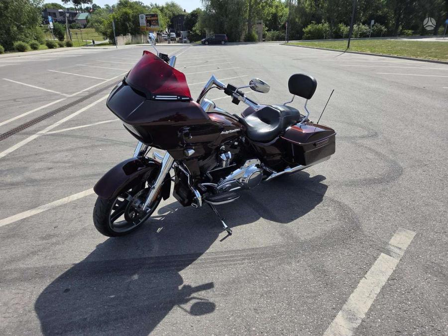 Красный Харли-Девидсон Road Glide 2018 в Шяуляй, объемом двигателя 1.75 л и пробегом 5 тыс. км за 15300 €, фото 6 на AUTOMOTO.COM.LV