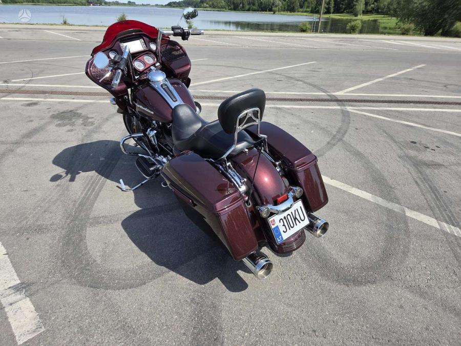 Красный Харли-Девидсон Road Glide 2018 в Шяуляй, объемом двигателя 1.75 л и пробегом 5 тыс. км за 15300 €, фото 10 на AUTOMOTO.COM.LV