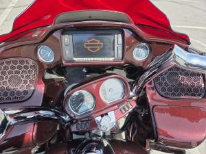 Красный Харли-Девидсон Road Glide 2018 в Шяуляй, объемом двигателя 1.75 л и пробегом 5 тыс. км за 15300 €, фото 16 на AUTOMOTO.COM.LV