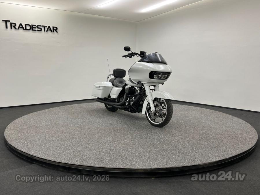 Balts Harley-Davidson Road Glide 2016 Pērnava, ar dzinēja tilpumu 1.69 L un nobraukumu 10 tūkst. km par 16990 €, foto 4 vietnē AUTOMOTO.COM.LV