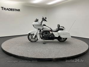 Balts Harley-Davidson Road Glide 2016 Pērnava, ar dzinēja tilpumu 1.69 L un nobraukumu 10 tūkst. km par 16990 €, foto 9 vietnē AUTOMOTO.COM.LV