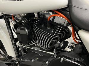 Balts Harley-Davidson Road Glide 2016 Pērnava, ar dzinēja tilpumu 1.69 L un nobraukumu 10 tūkst. km par 16990 €, foto 15 vietnē AUTOMOTO.COM.LV