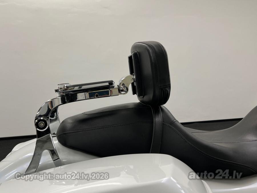 Balts Harley-Davidson Road Glide 2016 Pērnava, ar dzinēja tilpumu 1.69 L un nobraukumu 10 tūkst. km par 16990 €, foto 29 vietnē AUTOMOTO.COM.LV