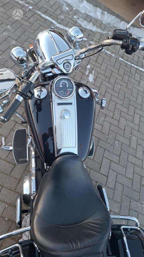 Black Harley-Davidson Road King 2009 in Siauliai, with an engine capacity of 1.60 L and mileage of 46 thousand km for 8600 €, photo 11 on AUTOMOTO.COM.LV
