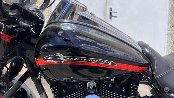 Melns Harley-Davidson Road King 2014 Viļņa, ar dzinēja tilpumu 1.80 L un nobraukumu 20 tūkst. km par 12200 €, foto 1 vietnē AUTOMOTO.COM.LV