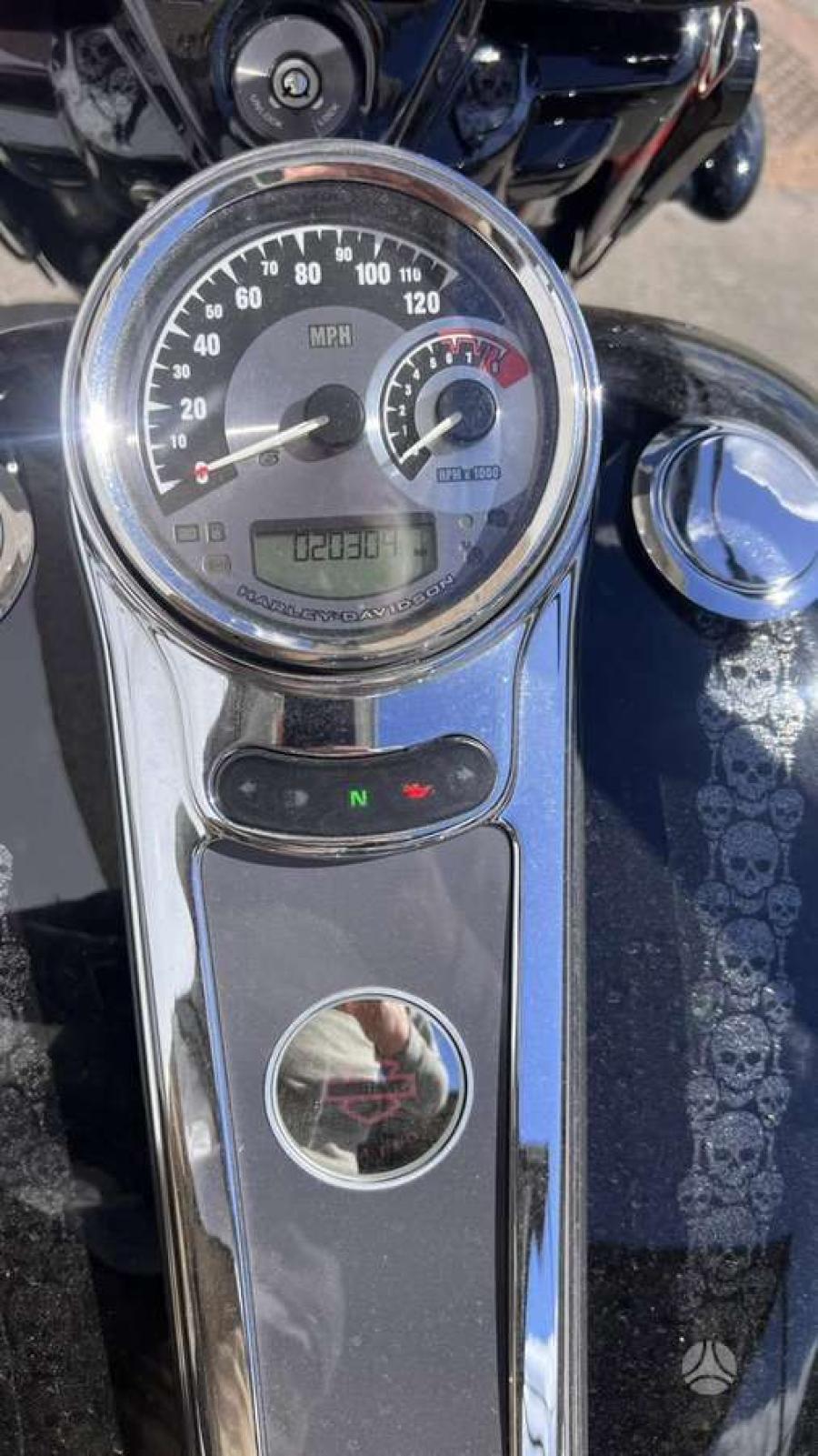 Melns Harley-Davidson Road King 2014 Viļņa, ar dzinēja tilpumu 1.80 L un nobraukumu 20 tūkst. km par 12200 €, foto 5 vietnē AUTOMOTO.COM.LV