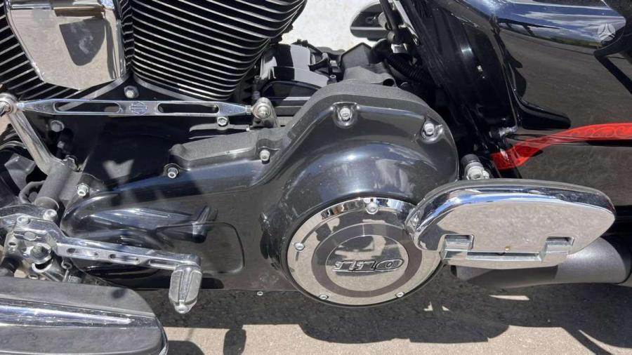 Melns Harley-Davidson Road King 2014 Viļņa, ar dzinēja tilpumu 1.80 L un nobraukumu 20 tūkst. km par 12200 €, foto 11 vietnē AUTOMOTO.COM.LV