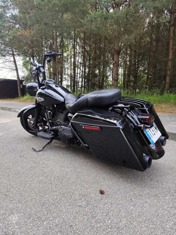 Черный Харли-Девидсон Road King 2016 в Кретинга, объемом двигателя 1.69 л и пробегом 43 тыс. км за 14999 €, фото 5 на AUTOMOTO.COM.LV