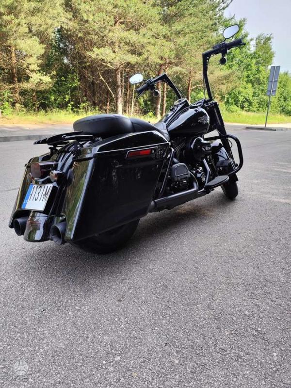 Черный Харли-Девидсон Road King 2016 в Кретинга, объемом двигателя 1.69 л и пробегом 43 тыс. км за 14999 €, фото 6 на AUTOMOTO.COM.LV