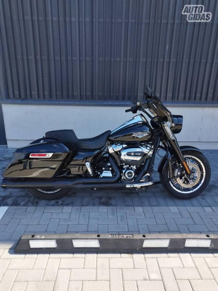 Melns Harley-Davidson Road King 2018 Kauņa, ar dzinēja tilpumu 1.80 L un nobraukumu 12 tūkst. km par 9400 €, foto 1 vietnē AUTOMOTO.COM.LV