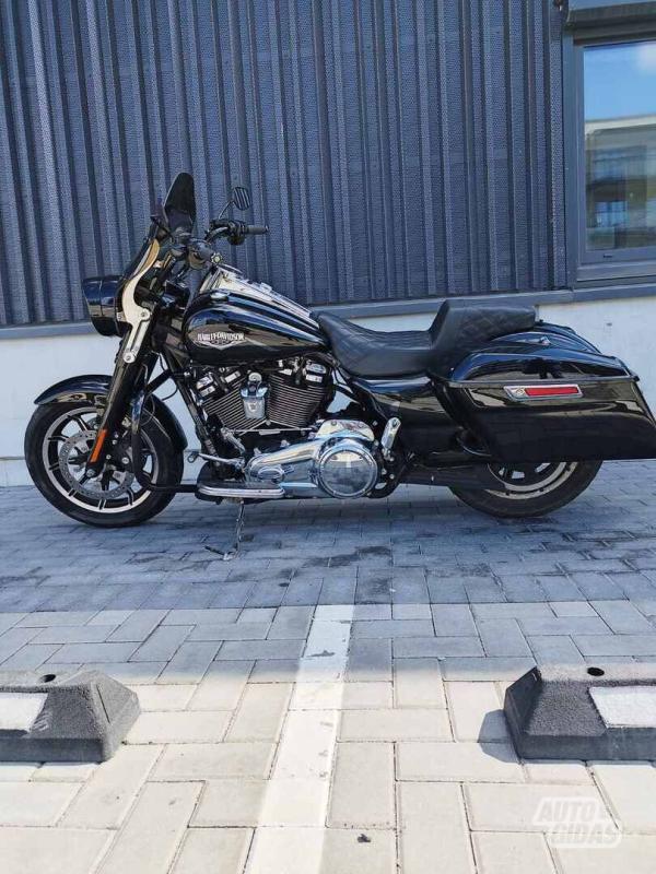 Melns Harley-Davidson Road King 2018 Kauņa, ar dzinēja tilpumu 1.80 L un nobraukumu 12 tūkst. km par 9400 €, foto 4 vietnē AUTOMOTO.COM.LV