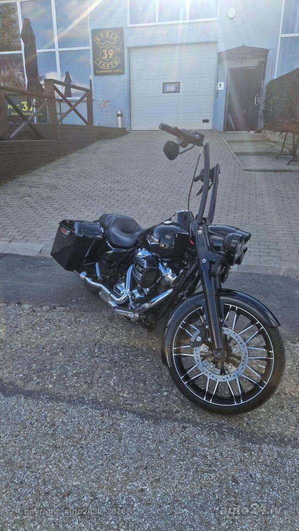Black Harley-Davidson Road King 2019 in Tallinn, with an engine capacity of 1.75 L and mileage of 0 thousand km for 13000 €, photo 2 on AUTOMOTO.COM.LV