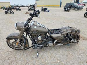 Grey Harley-Davidson Road King 2014 in Klaipeda, with an engine capacity of 1.80 L and mileage of 0 thousand km for 6200 €, photo 4 on AUTOMOTO.COM.LV