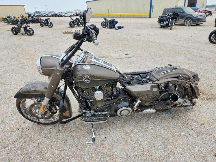 Grey Harley-Davidson Road King 2014 in Klaipeda, with an engine capacity of 1.80 L and mileage of 0 thousand km for 6200 €, photo 4 on AUTOMOTO.COM.LV