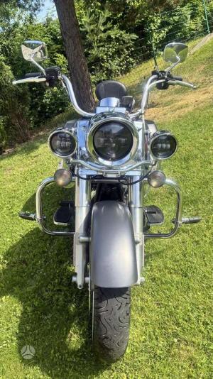 Grey Harley-Davidson Road King 2016 in Vilnius, with an engine capacity of 1.69 L and mileage of 49 thousand km for 12000 €, photo 4 on AUTOMOTO.COM.LV