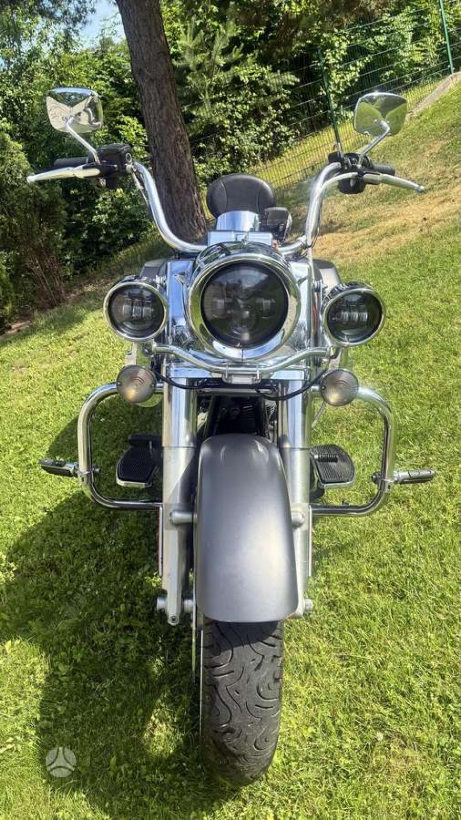 Grey Harley-Davidson Road King 2016 in Vilnius, with an engine capacity of 1.69 L and mileage of 49 thousand km for 12000 €, photo 4 on AUTOMOTO.COM.LV