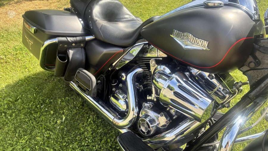 Grey Harley-Davidson Road King 2016 in Vilnius, with an engine capacity of 1.69 L and mileage of 49 thousand km for 12000 €, photo 5 on AUTOMOTO.COM.LV
