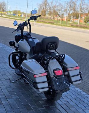 Pelēks Harley-Davidson Road King 2017 Šauļi, ar dzinēja tilpumu 0.00 L un nobraukumu 18 tūkst. km par 11900 €, foto 4 vietnē AUTOMOTO.COM.LV