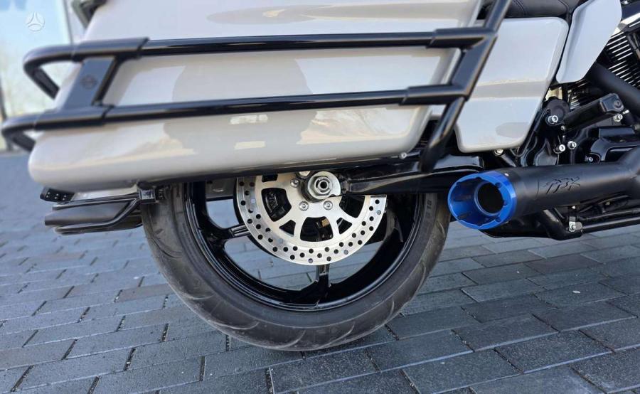 Pelēks Harley-Davidson Road King 2017 Šauļi, ar dzinēja tilpumu 0.00 L un nobraukumu 18 tūkst. km par 11900 €, foto 8 vietnē AUTOMOTO.COM.LV