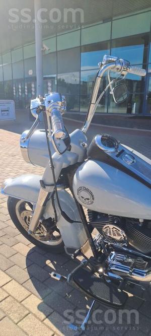 Harley-Davidson Road King 2000 in Riga, with an engine capacity of 1.60 L and mileage of 0 thousand km for 6600 €, photo 2 on AUTOMOTO.COM.LV