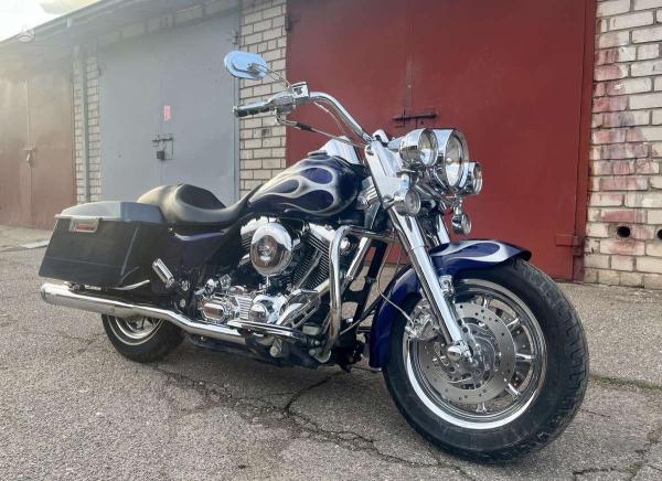 Harley-Davidson Road King 2000 in Kaunas, with an engine capacity of 1.45 L and mileage of 71 thousand km for 4500 €, photo 1 on AUTOMOTO.COM.LV